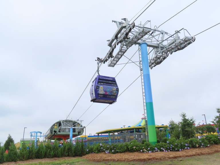 Minifigure Skyflyer – Legoland, NY – Lift Blog